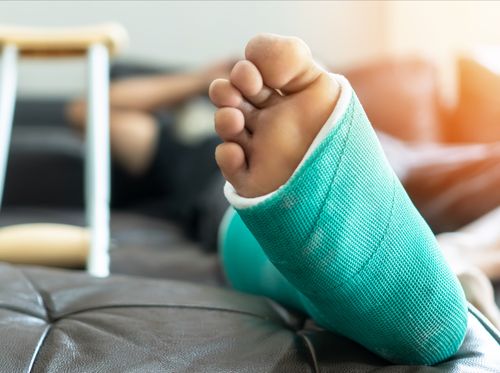 Video - El cuidado de su yeso - HealthClips Online